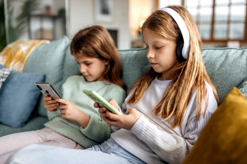 La Generazione Alpha: Caratteristiche, Tendenze e Bisogni